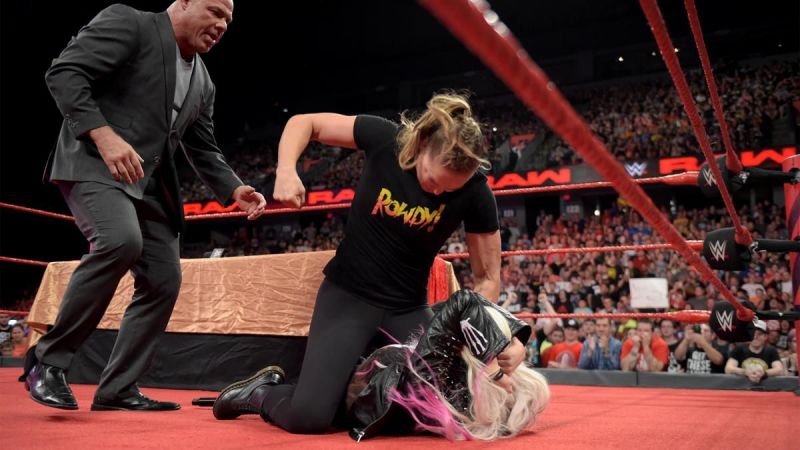 WWE News: SmackDown Live superstar challenges Ronda Rousey