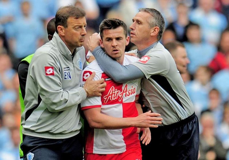 10 Players with most Red Cards in Premier League