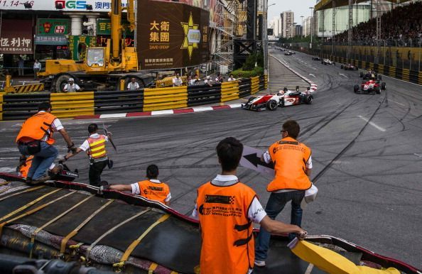 F3 Crash Analysis: What saved 17-year-old Sophia Floersch's life at Macau?