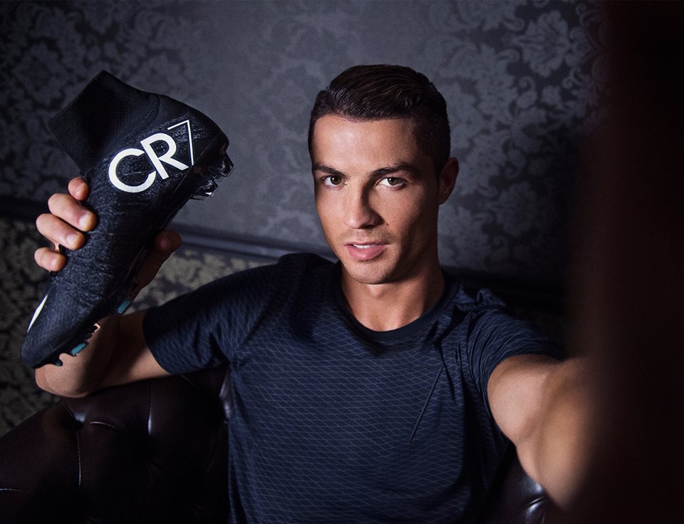 Video: Out of the world advertisement for "Out of this World" Cristiano ...